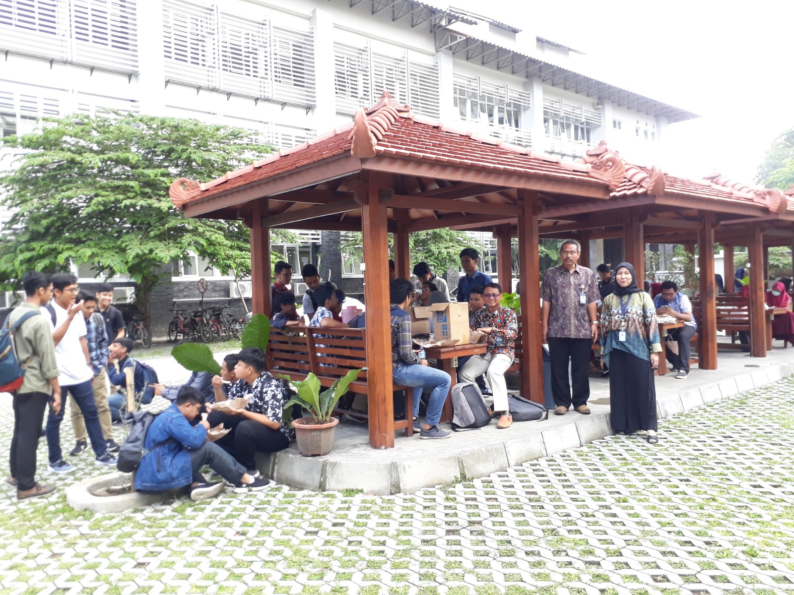 Fakultas Geografi UGM Kembali Hadirkan Program Sarapan Gratis untuk Dukung Mahasiswa Hadapi ...
