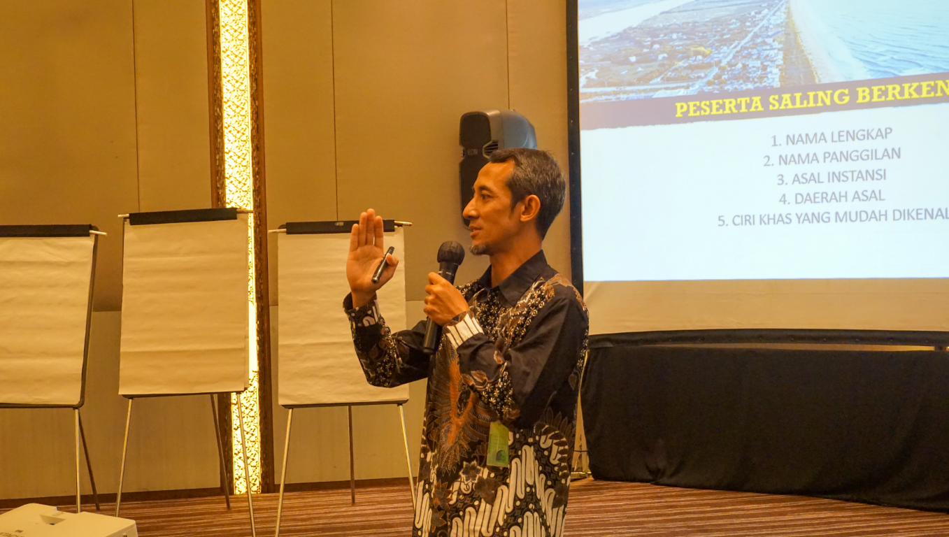 Pelatihan Sustainable Land Restoration pada Lahan Kritis di Indonesia yang mendukung FOLU Net ...